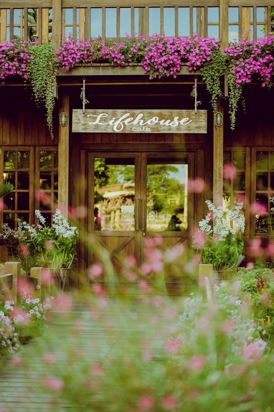 วัดหลวงพ่อโสธร ไหว้พระศักดิ์สิทธิ์ที่ฉะเชิงเทรา ใกล้กรุงเทพ